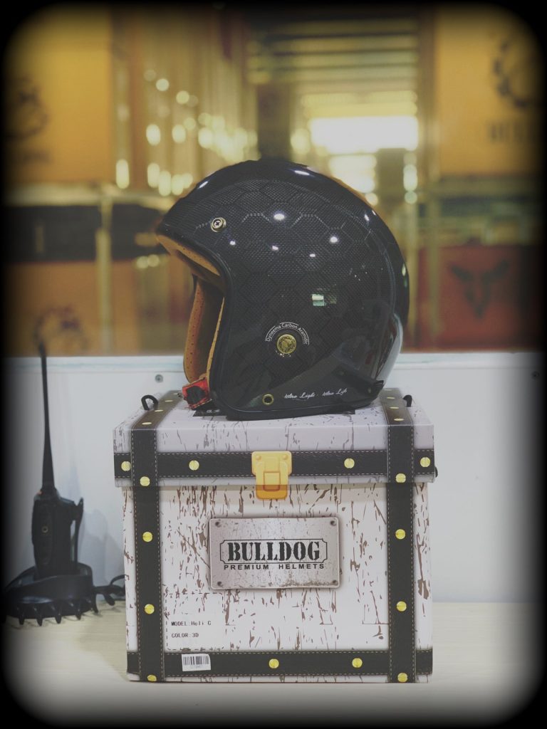 Bulldog Heli C Soild Carbon 3D Đen Bóng | Bikersaigon | Mũ Bảo Hiểm